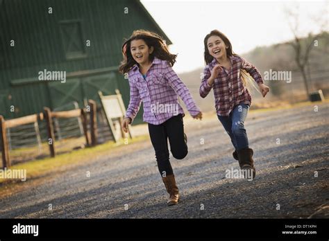Route Deux Enfants Banque Dimage Et Photos Alamy