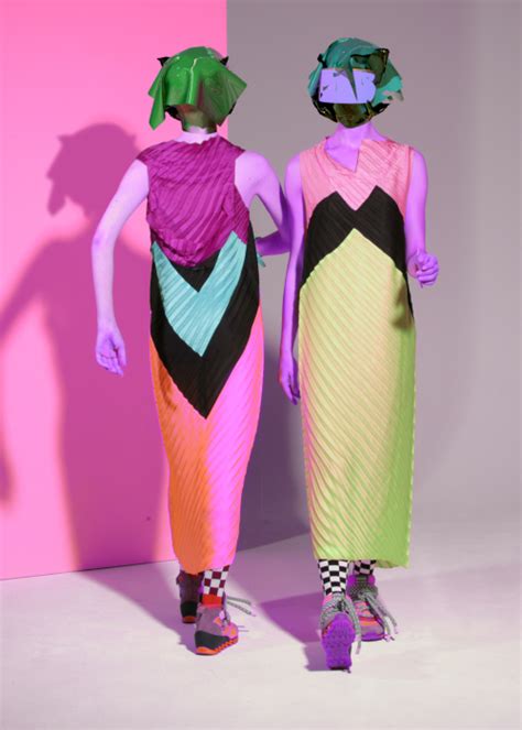 S S 13 Animation ← Collections ← Bernhard Willhelm