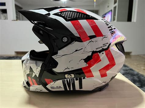 MT Helmet Streetfighter, Motorcycles, Motorcycle Apparel on Carousell