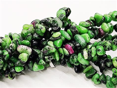 Ruby Chips 32 Beads Planete Inc