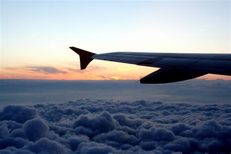 El Atardecer Entre Nubes Fondos De Aviones Fondos De Pantalla Porn