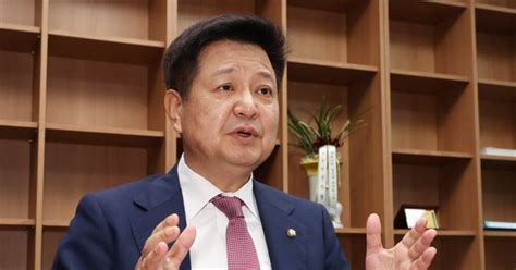 [단독] 김어준 뉴스공장 文정권 때 협찬 폭식했다가…tbs 폐국 위기 초래