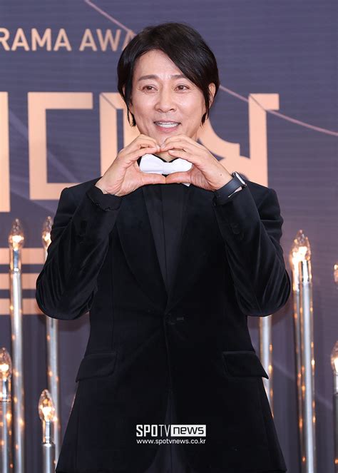 더쿠 [2023 Kbs 연기대상] 고종 순종 최수종 레드카펫 기사사진﫶 