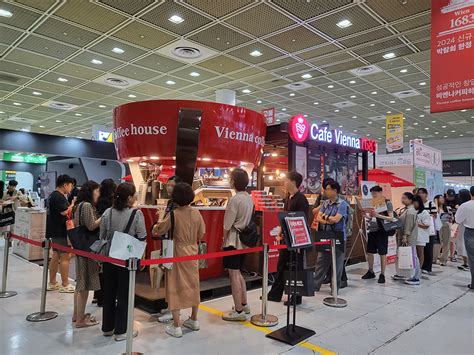 외식산업 트렌드 살필 ‘제74회 프랜차이즈 창업박람회 개최 보도자료 비엔나커피하우스 Wien1683