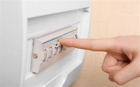 Understanding The Basics Of Electrical Fuses How To Use Them Safely AchroBrand