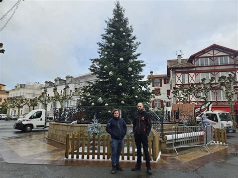 Saint Jean De Luz Un Show Lumineux Glacial Et Tout En Couleurs Pour
