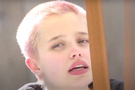 Angelina Jolies Daughter Shiloh Shows Off Her New Pink Buzz Cut