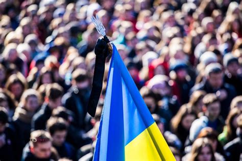 Як над Ратушею вперше підняли український прапор