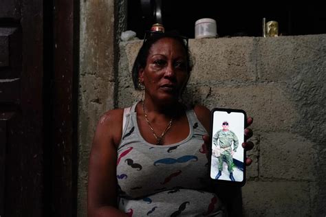 De Whatsapp A La Guerra Cómo Los Cubanos Son Reclutados Por Rusia Para