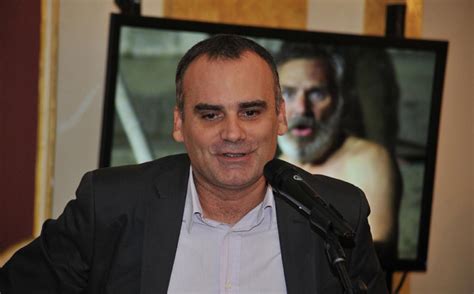 Dino Mustafić Nepodnošljiva Lakoća Politike