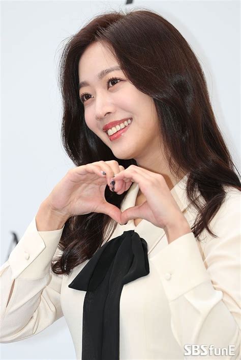 Korean Actress에 있는 ᐢᐢ ࣪˖ Leskaa 🐇 ִֶָ ࣪ 님의 핀 한국 여배우 한국 배우 여배우