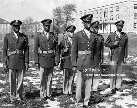 40239 World War Ii Soldiers Getty Photos And High Res Pictures Getty