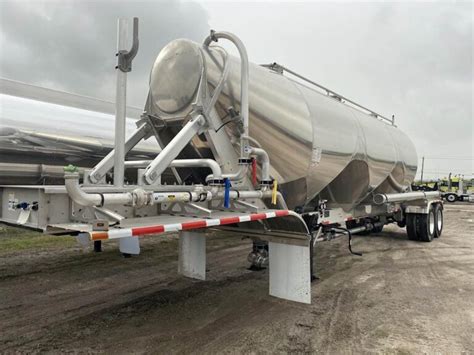 Pneumatic Frac Sand Tanker Trailers Trailers Of Texas Houston Tx