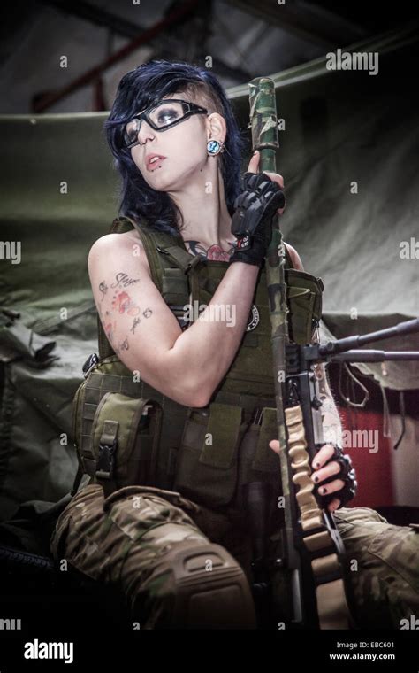 Military Girls And Guns