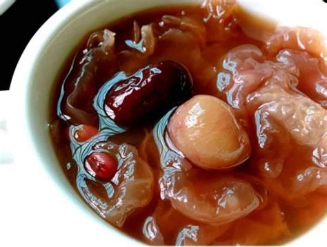 女人多少歲絕經正常？絕經前有四個症狀，飲食調理有「三寶」！ 每日頭條
