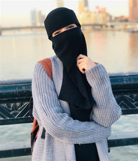 Burqa Niqab Styles Panosundaki Pin