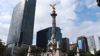 Conmemoran la victoria de Tampico en el Ángel de la Independencia