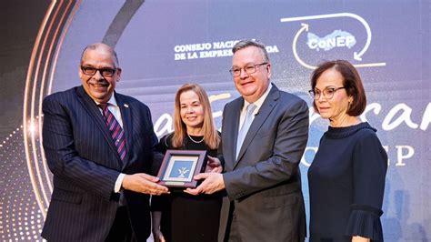Grupo Melo recibe reconocimiento especial del Conep por sus 75 años de