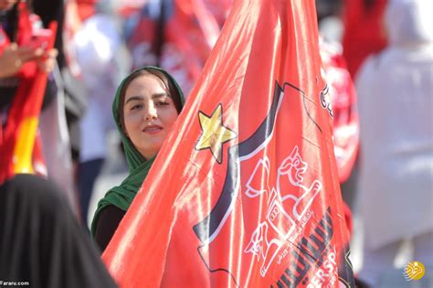 فرارو تصاویر اولین حضور دختران پرسپولیسی در ورزشگاه آزادی