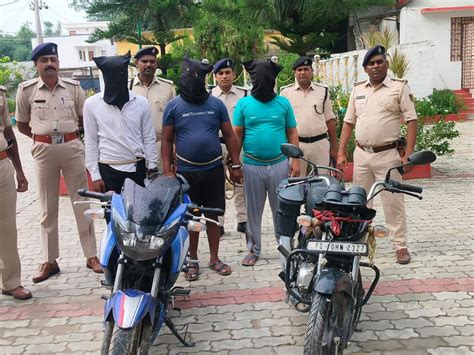 Criminals Caught During Vehicle Checking Stolen Bike Recovered Along