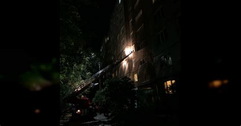 Смоленские пожарные залезли в окно к десятилетнему мальчику ...