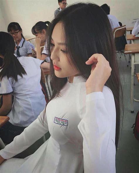 Rớt tim với loạt ảnh nữ sinh đến từ khắp nơi diện áo dài trong ngày đầu nhập học