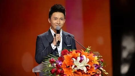 边策：央视帅气男主持，32岁坠楼身亡，背后原因让母亲痛哭流涕比赛抓住机会青春