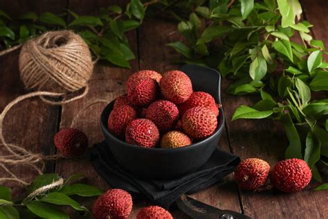 Как правильно есть фрукт личи — Открытая кухня