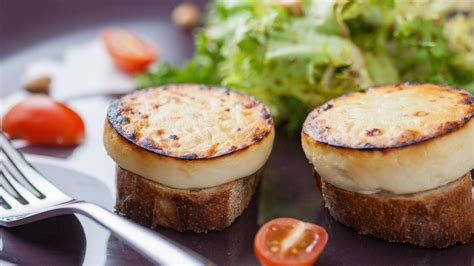 Warm Goat Cheese Salad Online Culinary School Ocs