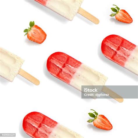 아이스크림과 딸기로 완벽한 패턴 열대 추상적 인 배경 흰색 배경에 아이스크림과 딸기 0명에 대한 스톡 사진 및 기타 이미지 0명 건강한 생활방식 건강한 식생활