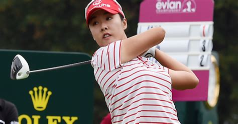포토엔 강혜지 귀여운 토끼앞니 내보이며 맹타 반전에비앙챔피언십