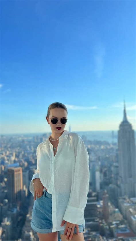 Photo Ideas With The City View Nyc Summit Photo Ideas Outfit Idea New
