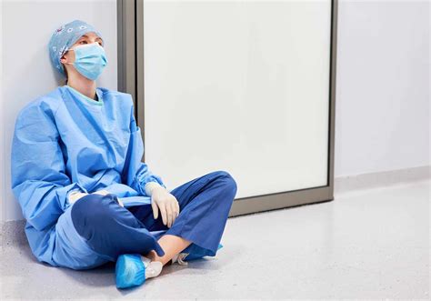 Vicarious Trauma Signs Symptoms And Treatment