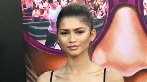 Zendaya Dune Folle Sensualité Dans Une Incroyable Robe Ornée Dun