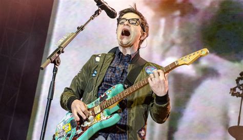 Weezers Rivers Cuomo Selling Over 2000 Unreleased Demos