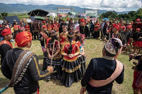 Festival Tampo Lore Di Poso Antara Foto