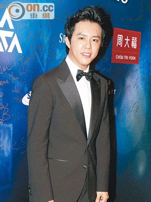 李雲迪開心來港 聞戀情收起笑容 東方日報