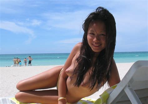 Lovely Asian Gf On The Beach Gamna24