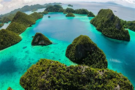 Wayag Papua Explorers Resort Raja Ampat