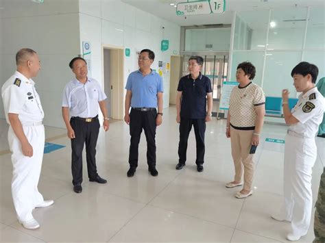 威海市住房和城乡建设局 机关党建 富裕不忘拥军 居安更思卫国——市建设咨询服务业协会党委八一建军节前夕慰问970部队医院