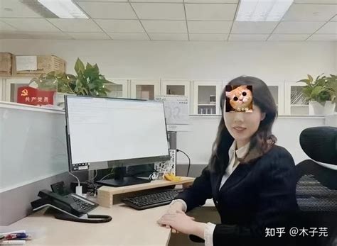 董小姐短发近照曝光，入职新公司成金领，透明办公室格调高心情好 知乎