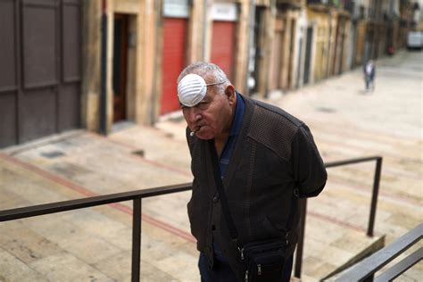 Galicia prohíbe fumar al aire libre desde este jueves y otras ocho regiones españolas evalúan la