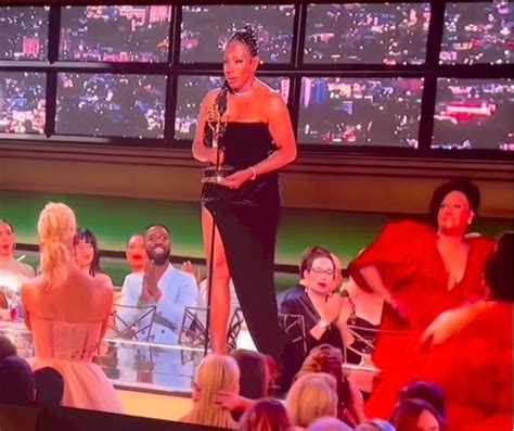 Todays Hoda Kotb Admits She ‘sobbed As She Watched Live Tv Moment