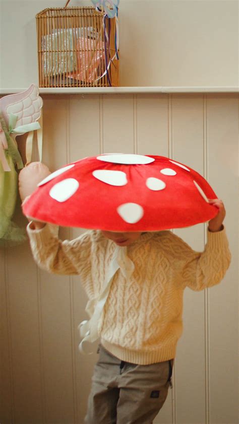 Mushroom Hat Tutorial Diycrafts Fairy Costume Diy Stuffed Mushrooms