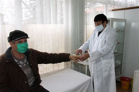 Медицинската сестра Ценка Досева на 82 г се грижи за три села