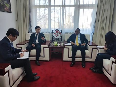 济宁市人民政府 部门动态 市外办党组书记、主任王昌贯拜访多米尼克国驻华大使馆