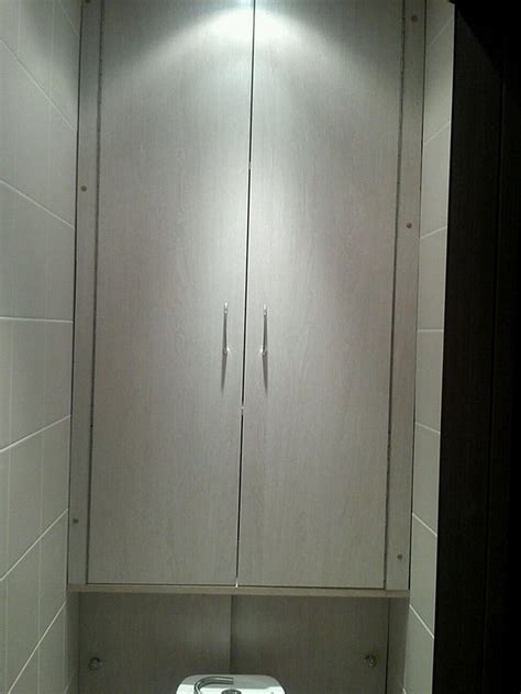 Дверца шкафа за унитазом 92 фото