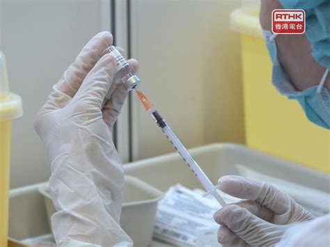 何栢良指打第三針疫苗對預防omicron有一定作用