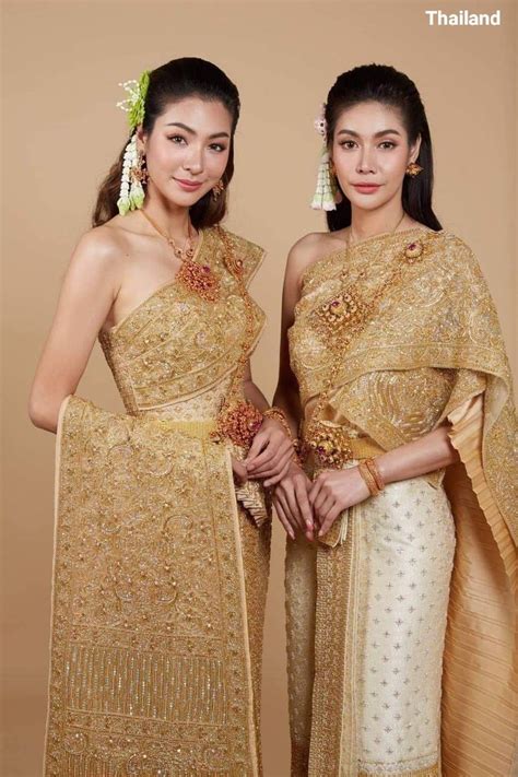 Thai Chakri And Chakraphat Costume ชุดไทยจักรีและจักรพรรดิ