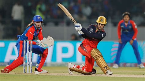 Dc W Vs Rcb W आरसीबी ने दिल्ली कैपिटल्स को आठ विकेट से हराकर दर्ज की
